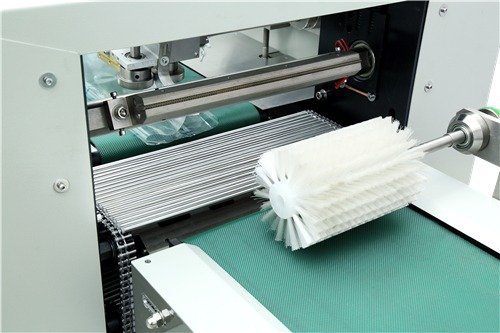 Hardware Flow packaging machine - BOGAL Packing Machine